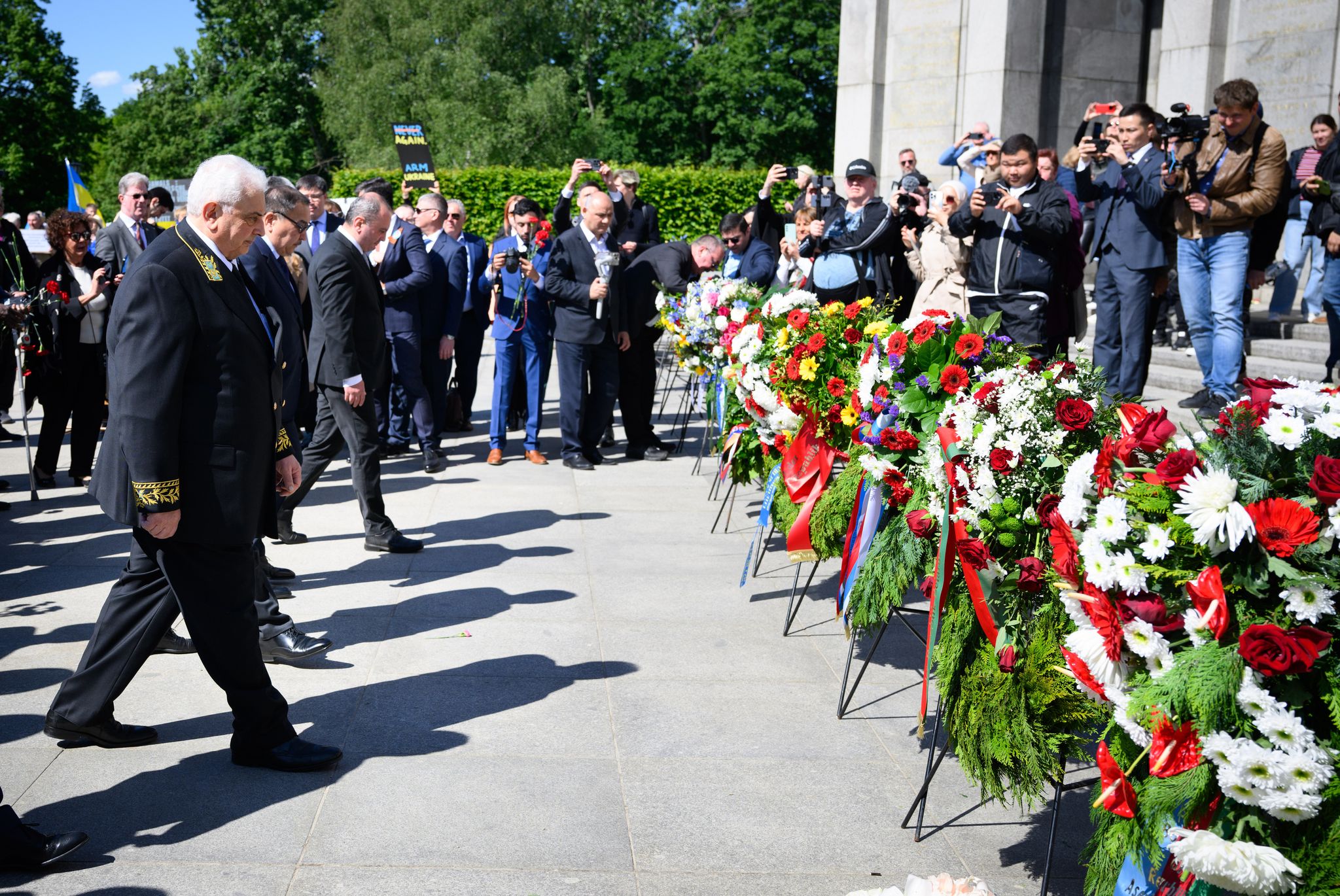 Demonstrationen und Gedenken zum Jahrestag des Kriegsendes