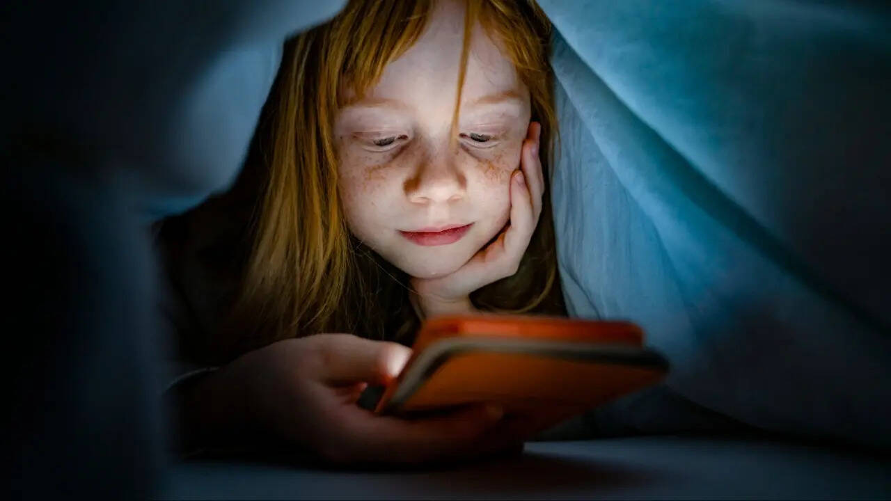 What is the right age for your child's first smartphone? Parenting ...