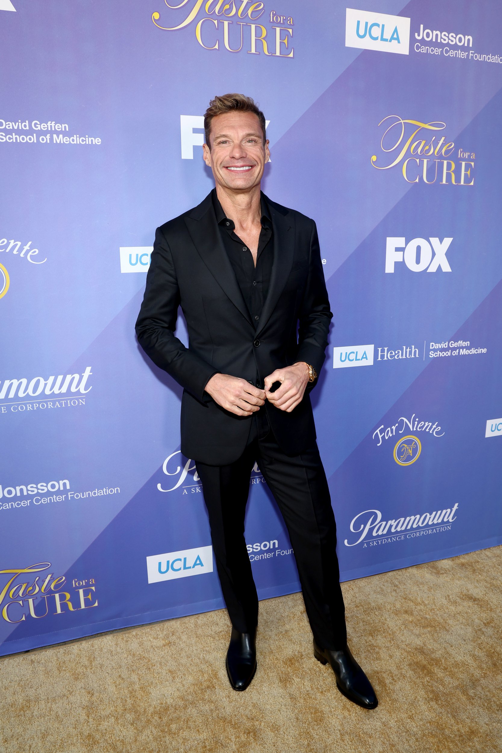 Ryan Seacrest’s face baffles fans during red carpet appearance