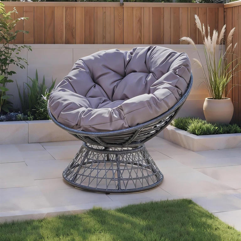 B&M’s garden swivel chair is a dead ringer for this sold-out George ...