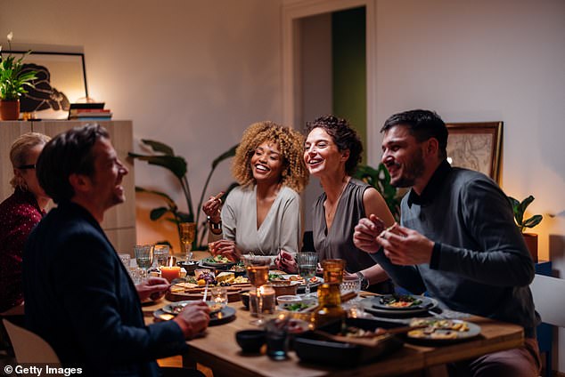 The 9 mistakes making you look 'common' at dinner parties, according to ...