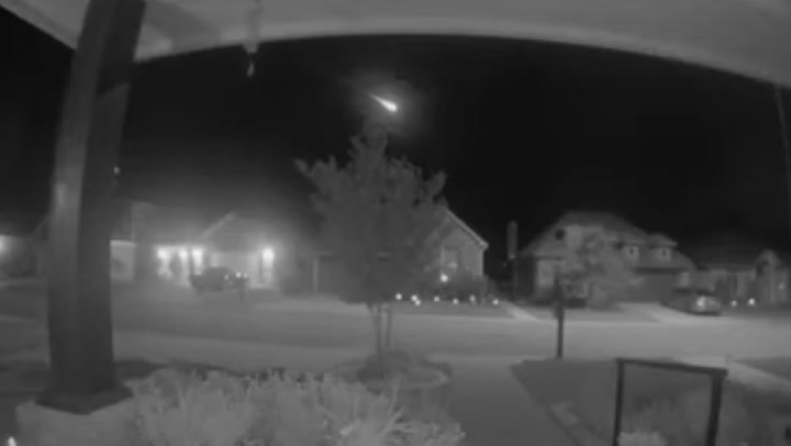 Bright fireball illuminates the skies over Texas in recent footage