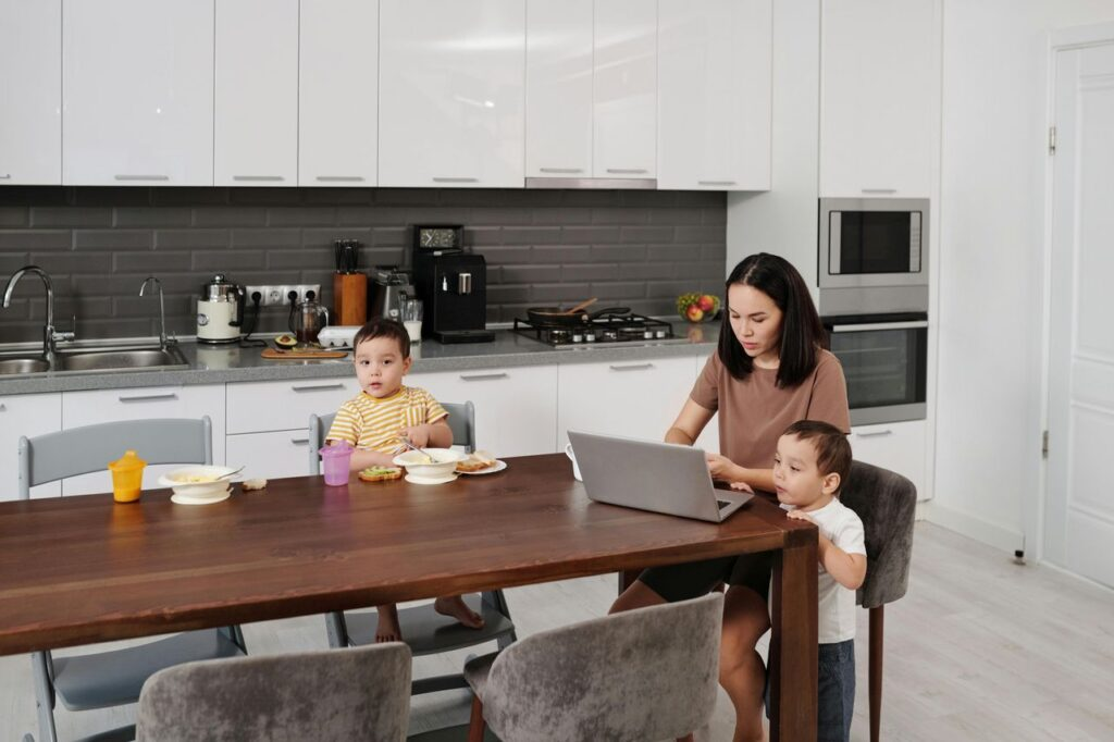 I asked 5 working moms what they cook every day: Their answers surprised me