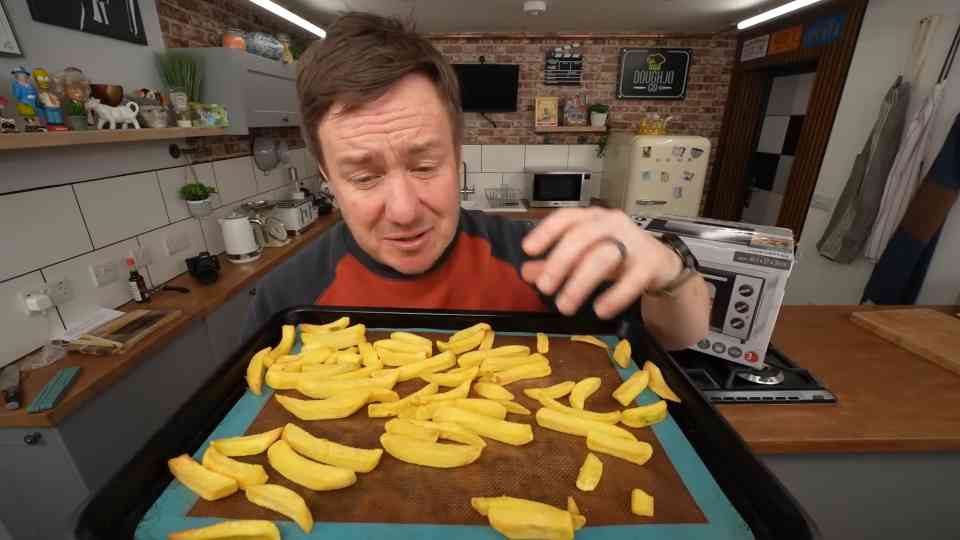 Stop buying expensive ovens - this cheap one actually works better