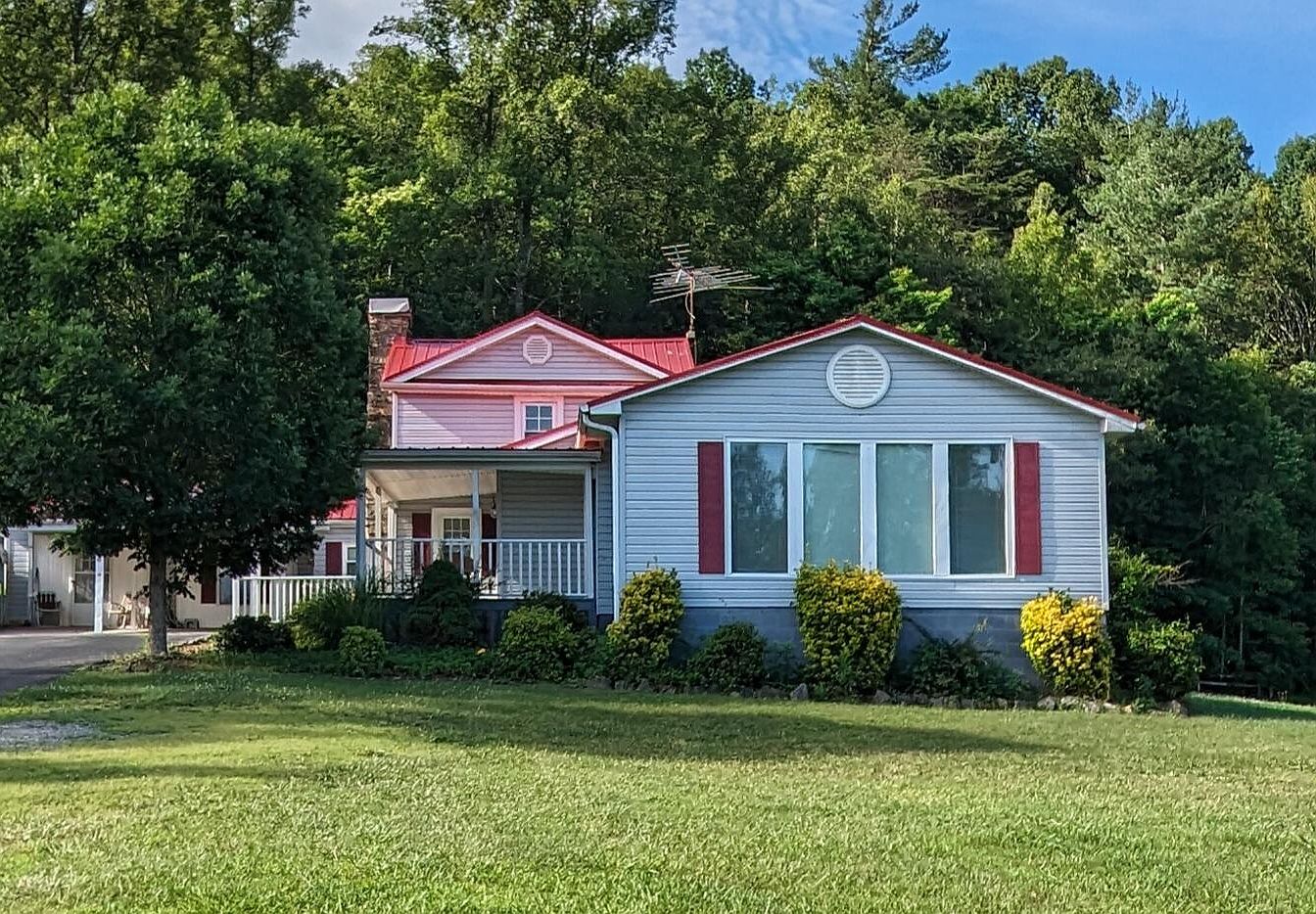 Charming 1898 Retreat in Rocky Mount, Virginia, Nestled on Over 5 ...