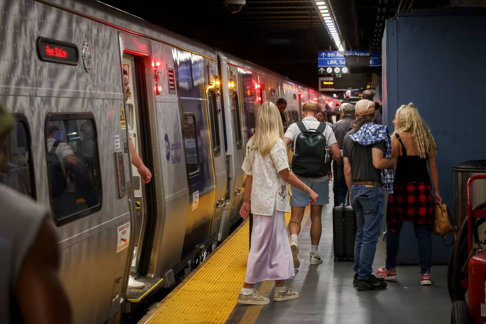 MTA faces 'epic showdown' with rail and subway workers