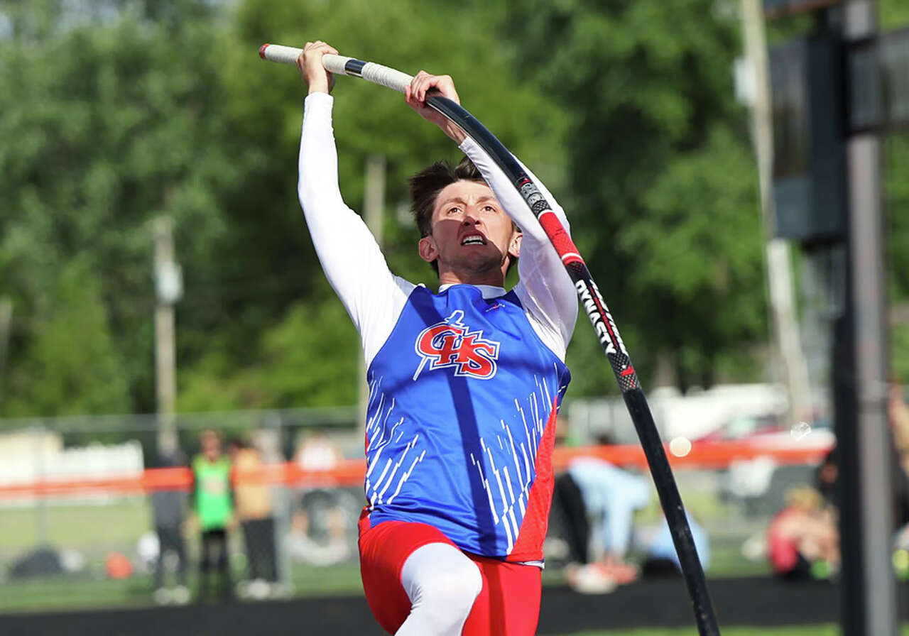 Carlinville gets five wins, reclaims SCC boys track championship