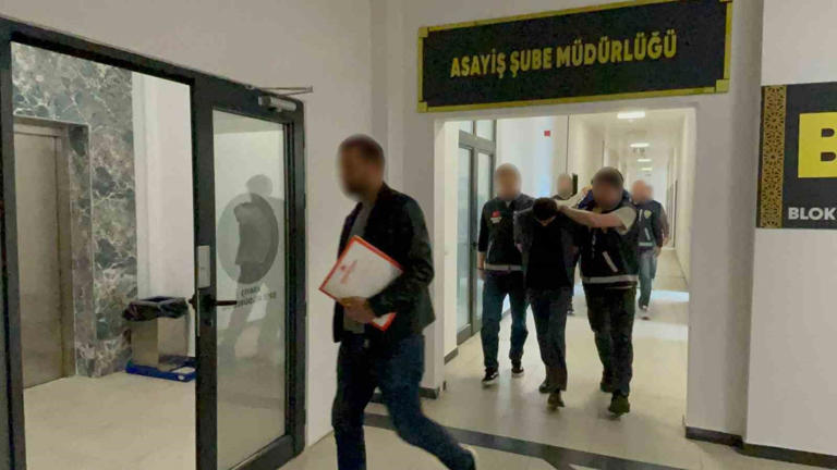Evden dizüstü bilgisayar, valiz ve çanta çalan 3 şüpheli tutuklandı