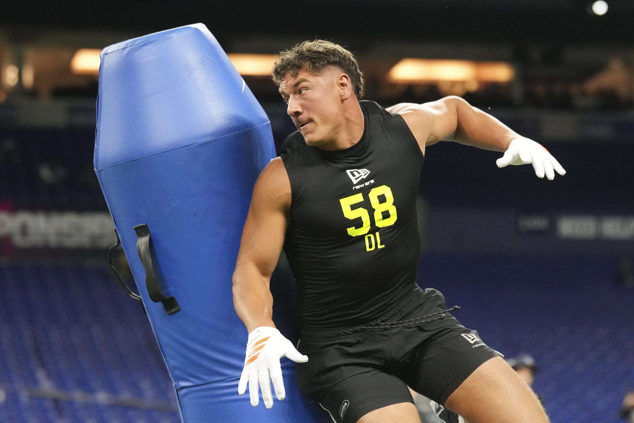 Former Wisconsin pass rusher named favorite to make Dolphins roster