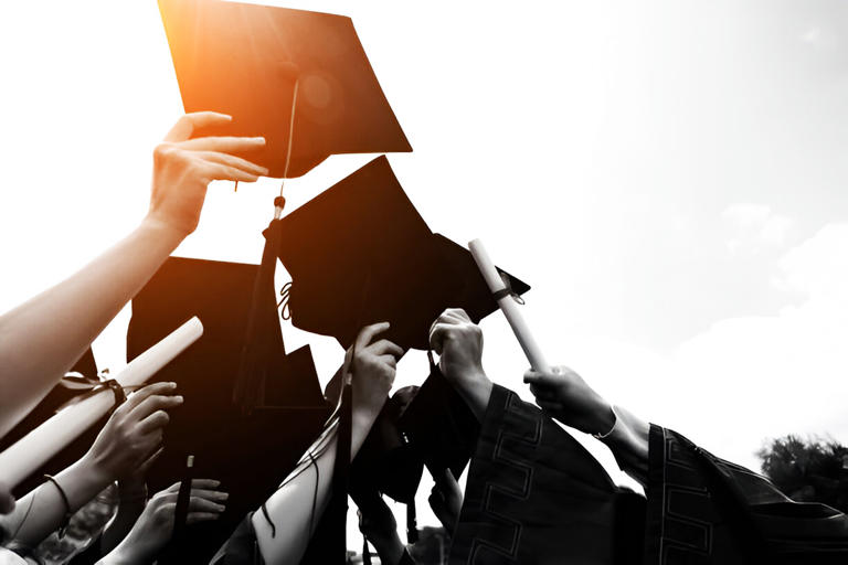 Class of 2026 faces tough job market and AI concerns as graduation ...