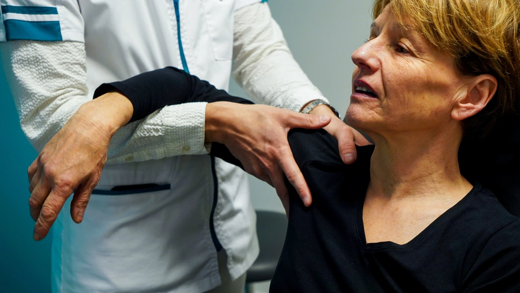 Experts highlight exercise as key to preserving shoulder health