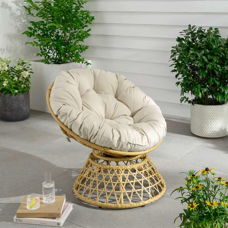 B&M’s garden swivel chair is a dead ringer for this sold-out George ...