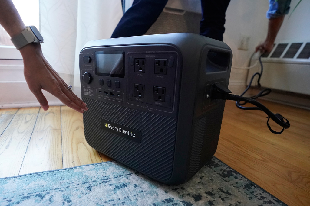 Air conditioning battery program for renters could help cities manage ...