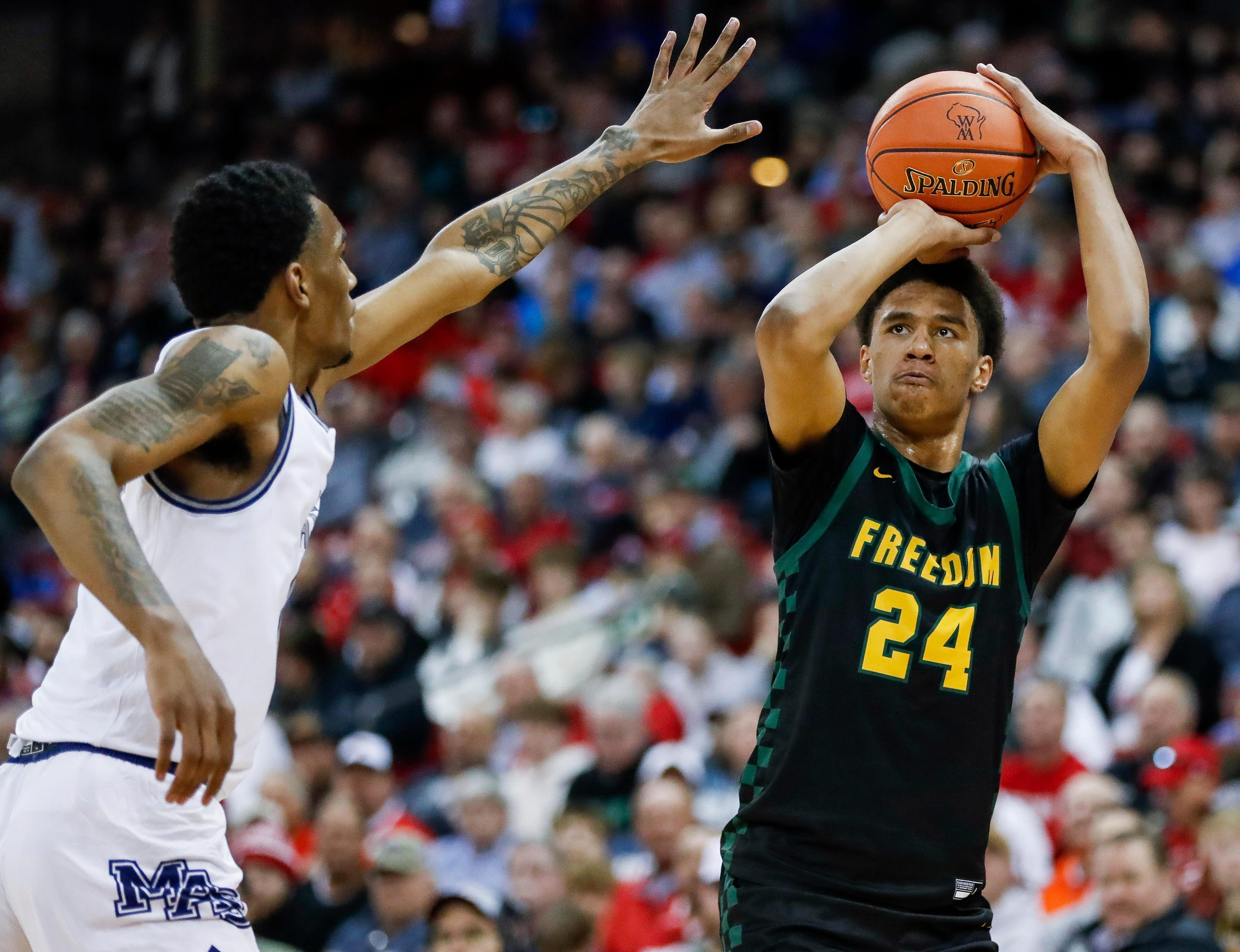 Top Iowa basketball recruiting target announces commitment to rival