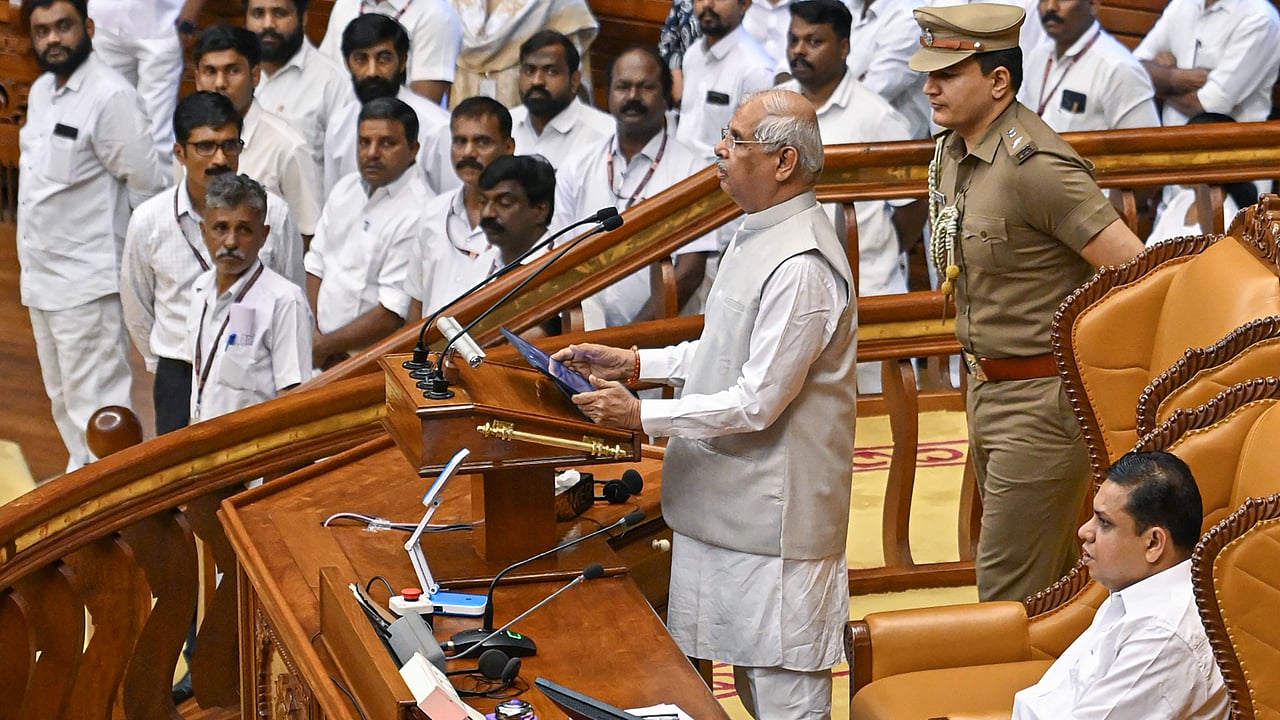 Kerala governor dissolves 15th legislative assembly