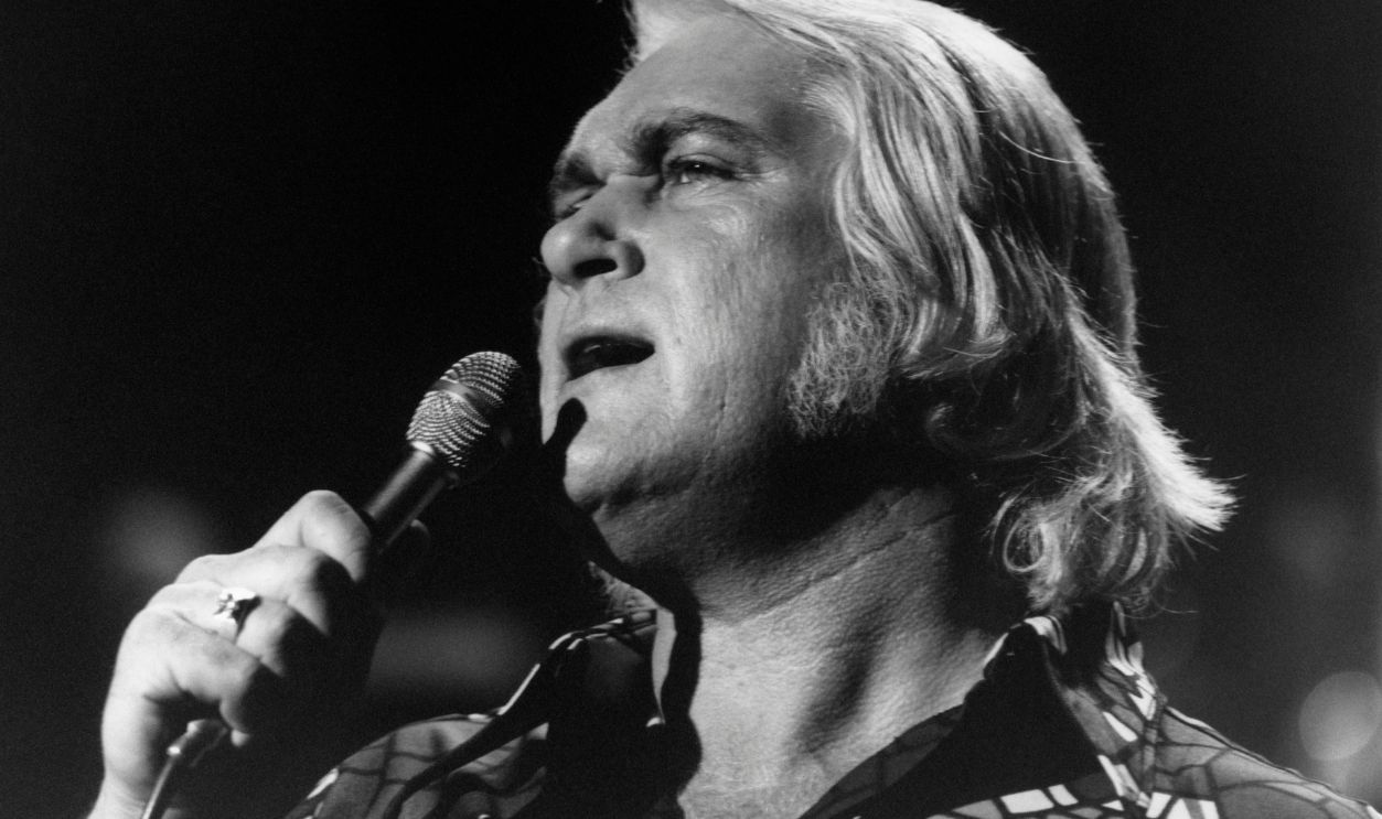 When Charlie Rich burned John Denver’s CMA envelope live on stage, it ...
