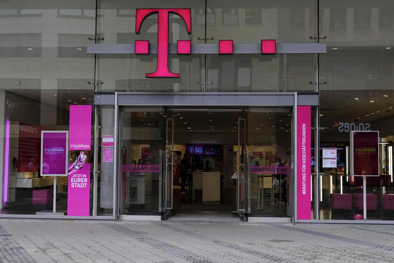 Is Wall Street bullish or bearish on T-Mobile stock?