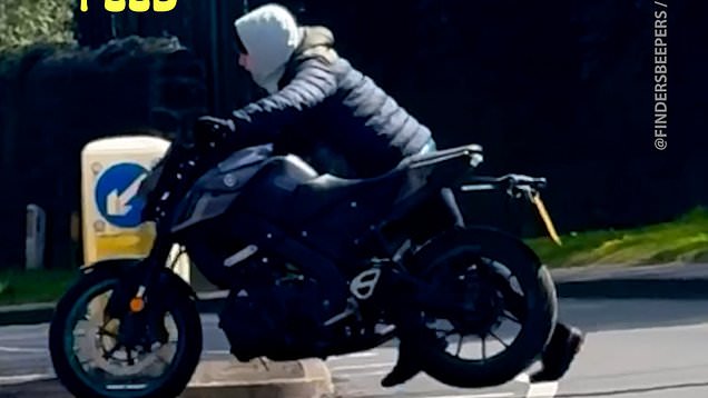 Man spots 'suspicious' behaviour and foils suspected bike thieves
