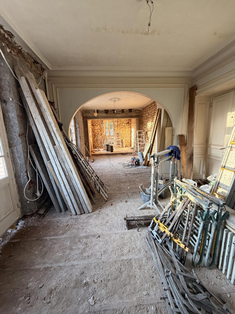 Couple renovate £285k French château using YouTube tutorials