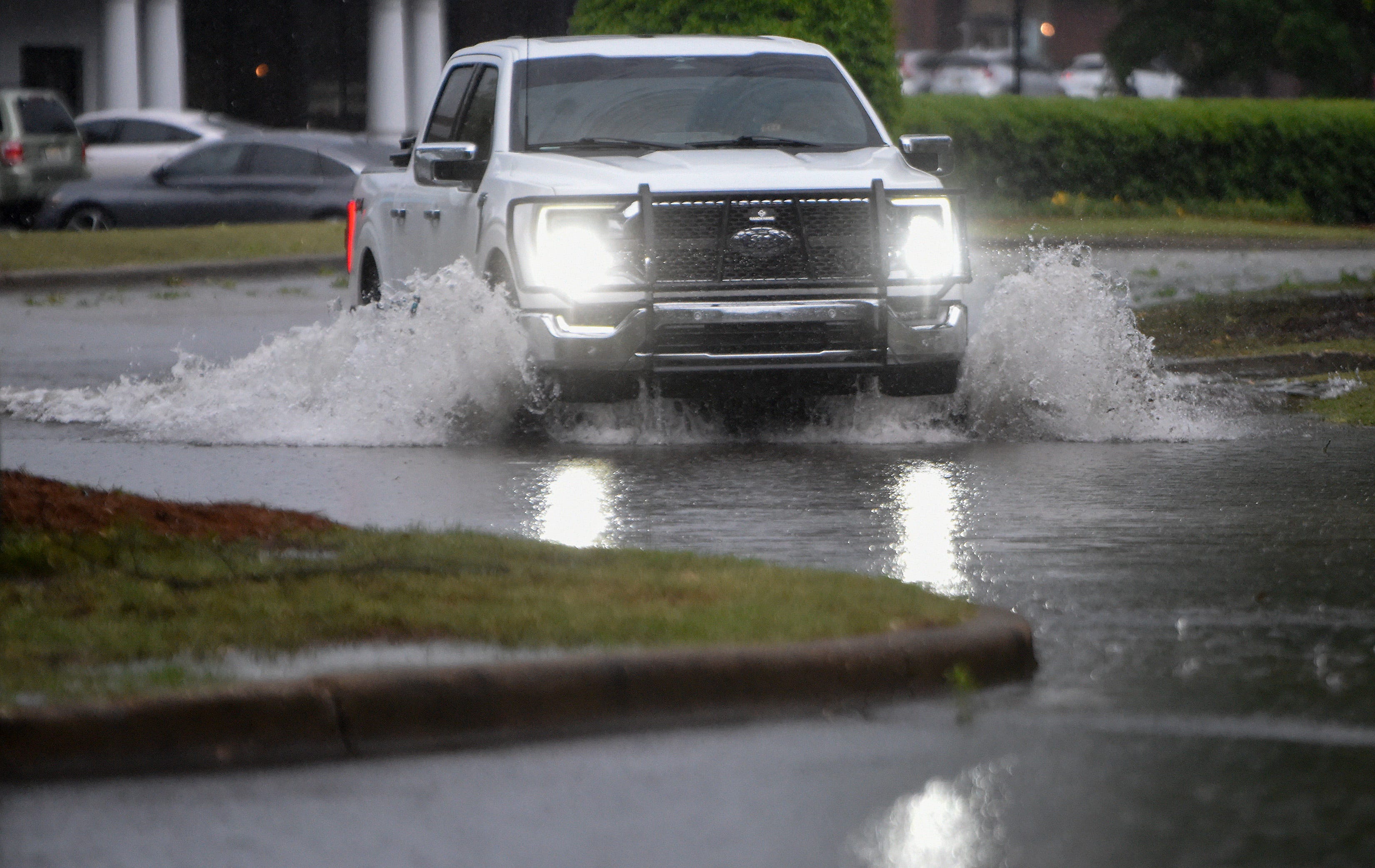 Knoxville storms will bring 1-3 inches of rain per hour and flash flood ...