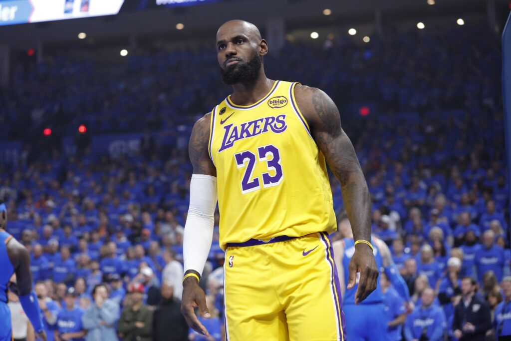 Stephen A Smith urges LeBron James to leave Lakers for Cleveland