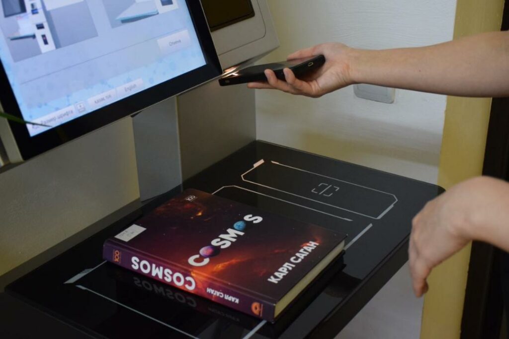 Bibliothèques : à Almaty, une application pour emprunter des livres en ...