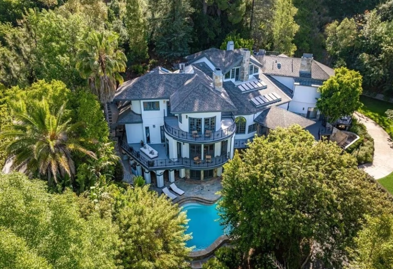 Selena Gomez is selling her $6.5 million luxury home: 11 breathtaking ...
