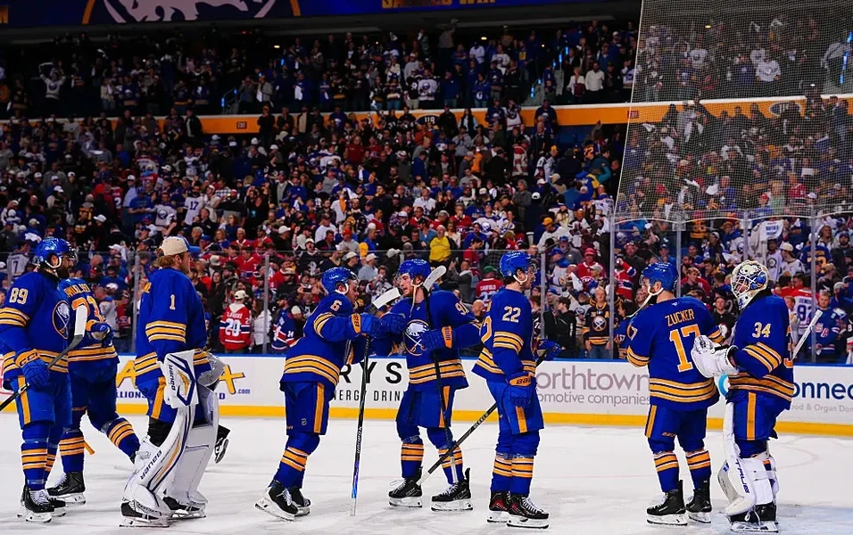 Sabres capitalize on early errors to take Game 1 over Canadiens