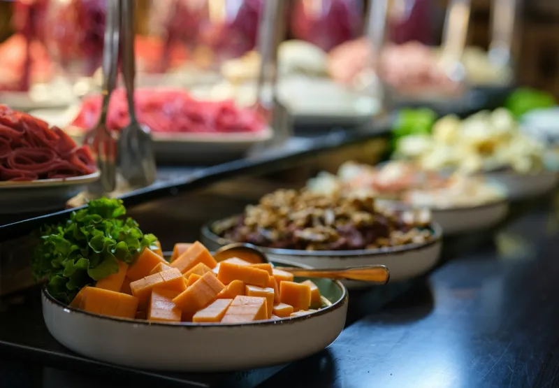 APAC leads global foodservice with 40% share in 2025 sales