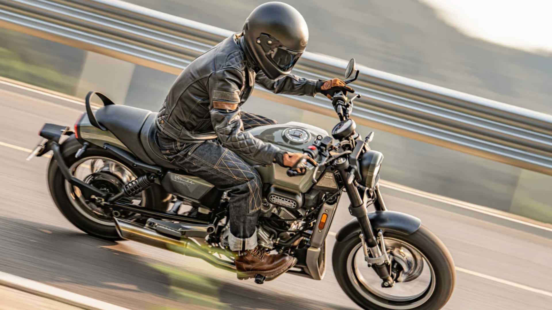 Hyosung acaba de lanzar una nueva cruiser V-twin en Japón