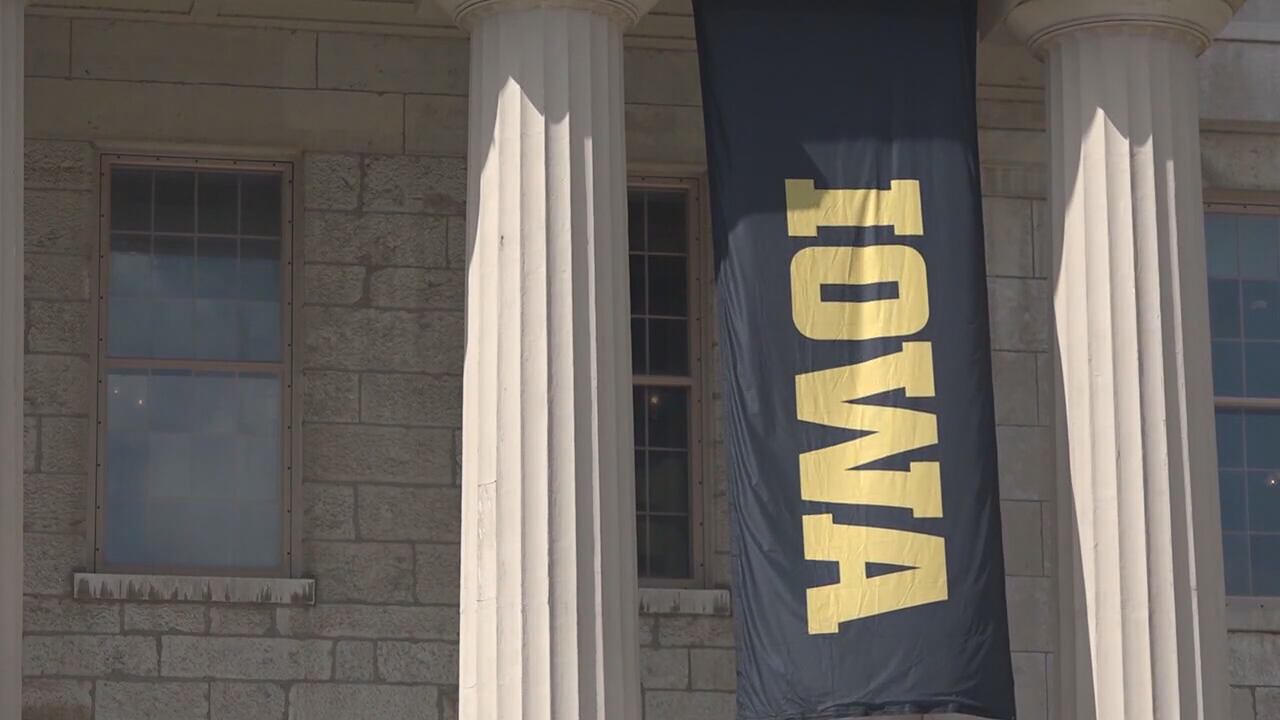 Two University of Iowa alumni win 2026 Pulitzer Prizes