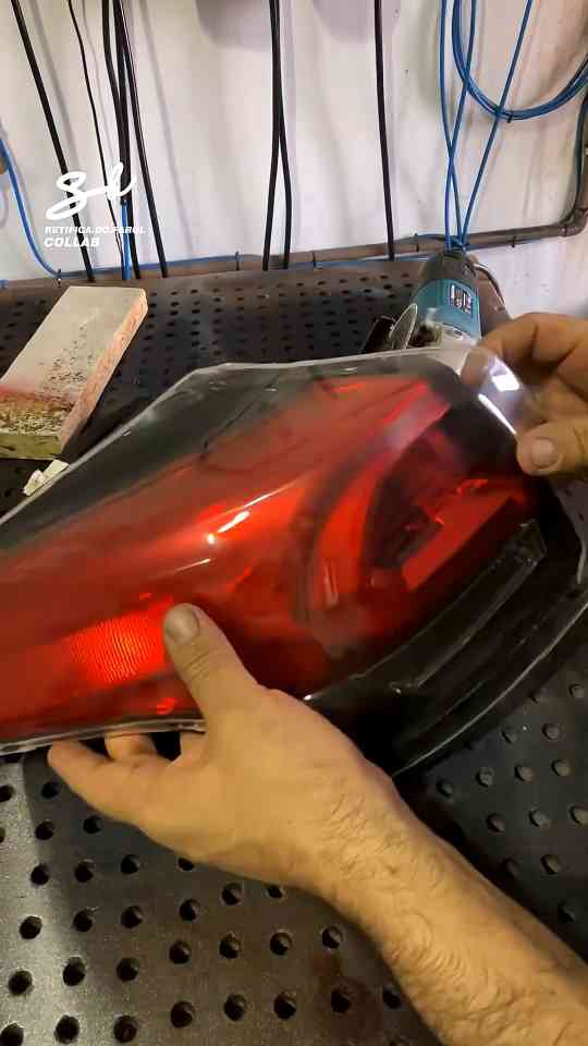 This is how builders shape custom tail lights