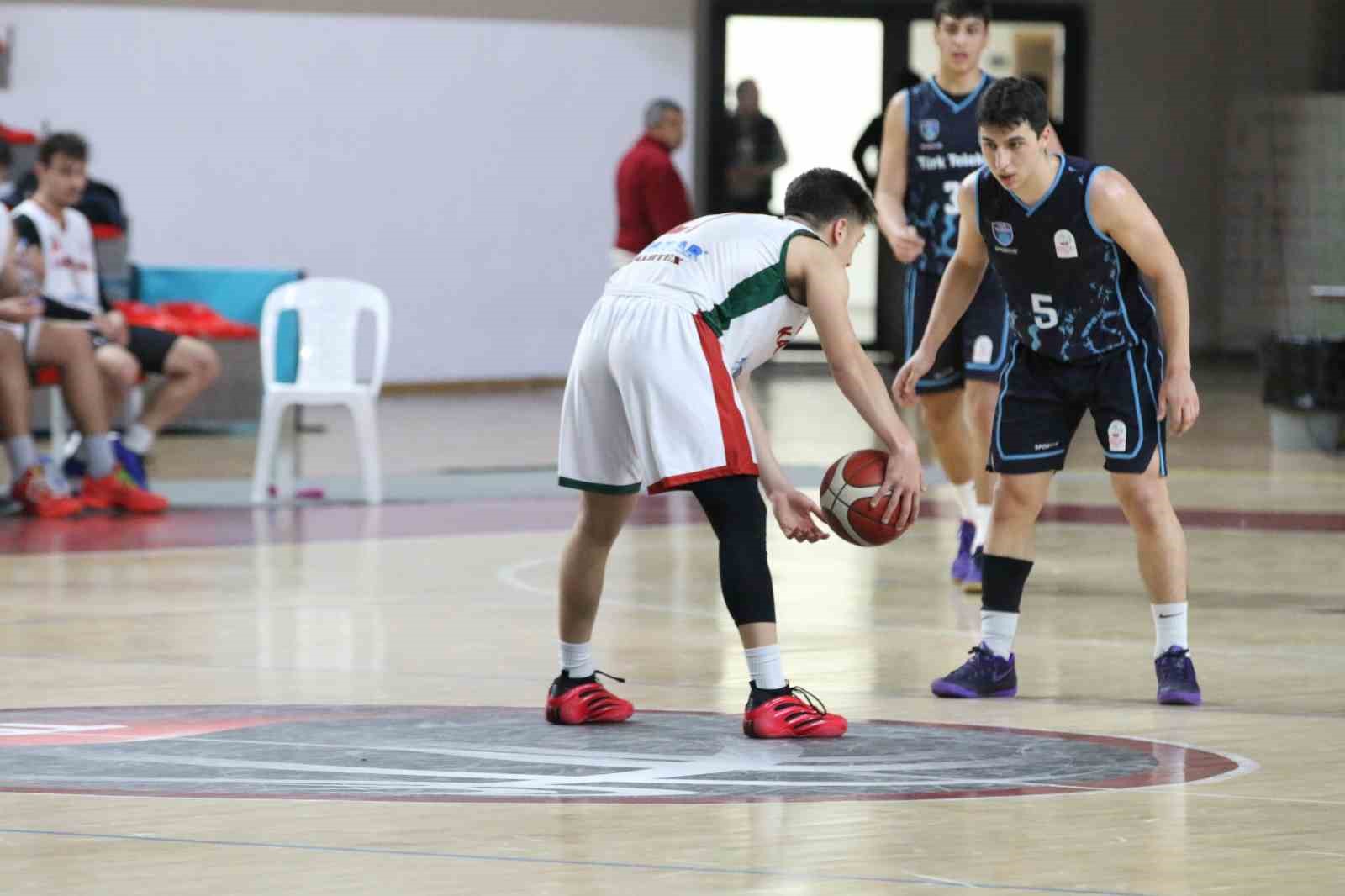 U18 Basketbol Türkiye Şampiyonası’nda çeyrek finalistler belli oldu