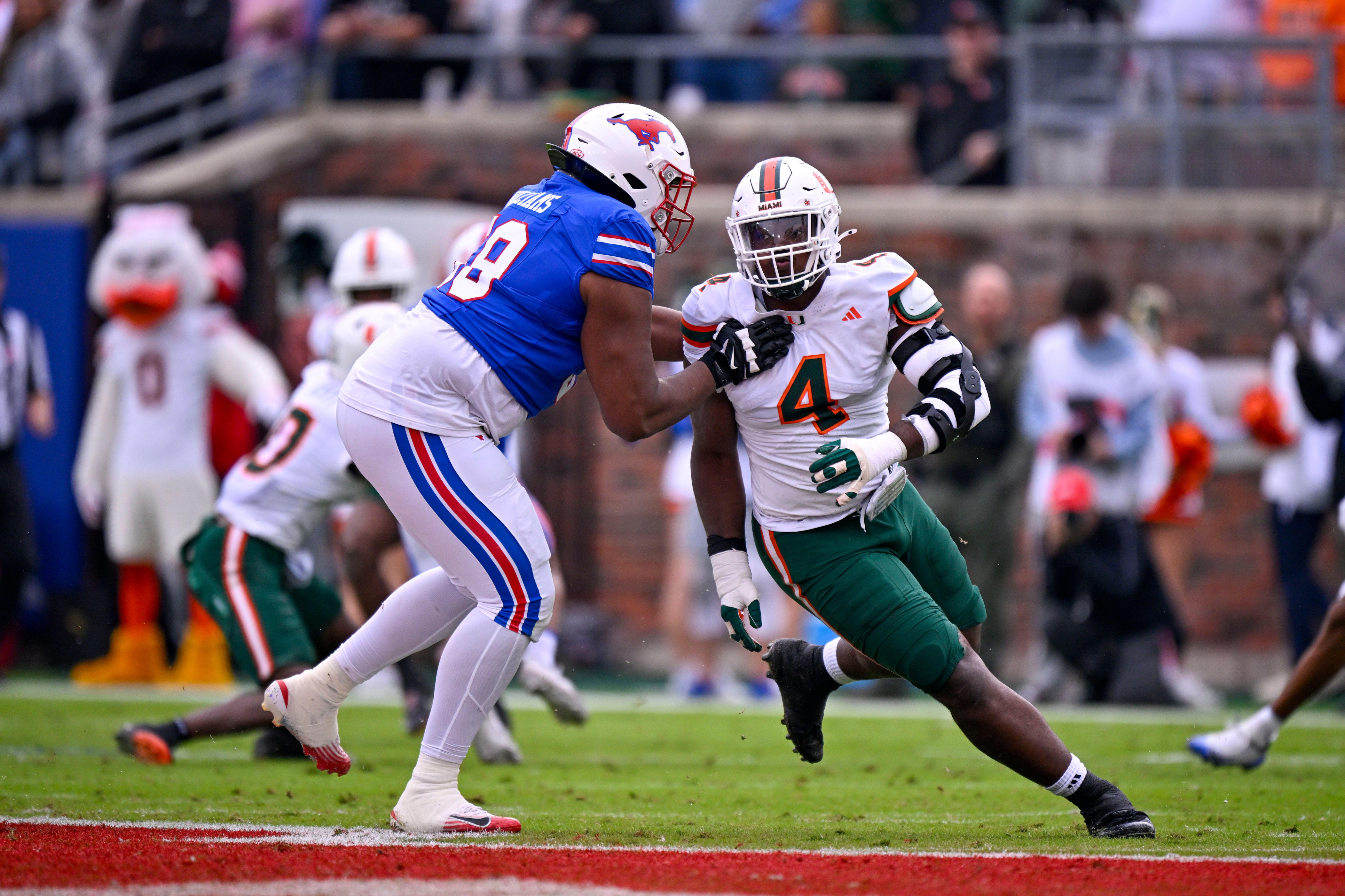 First-round pick Rueben Bain Jr. signs rookie deal with the Bucs