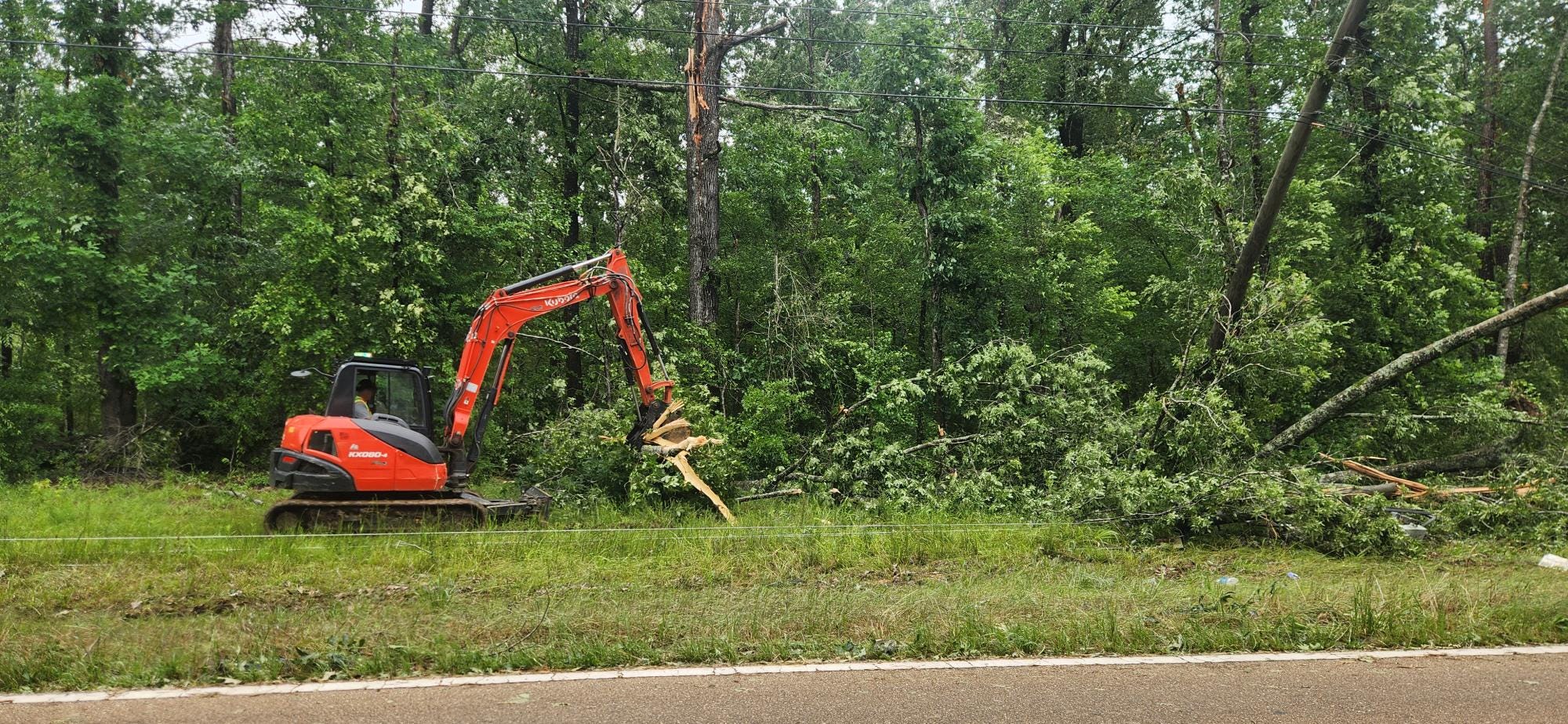 Thousands without power in Mississippi after tornadoes hit: See outage map