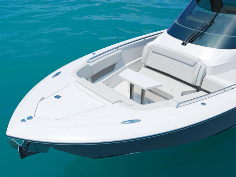 An introduction to the new Tiara Yachts 35 LS
