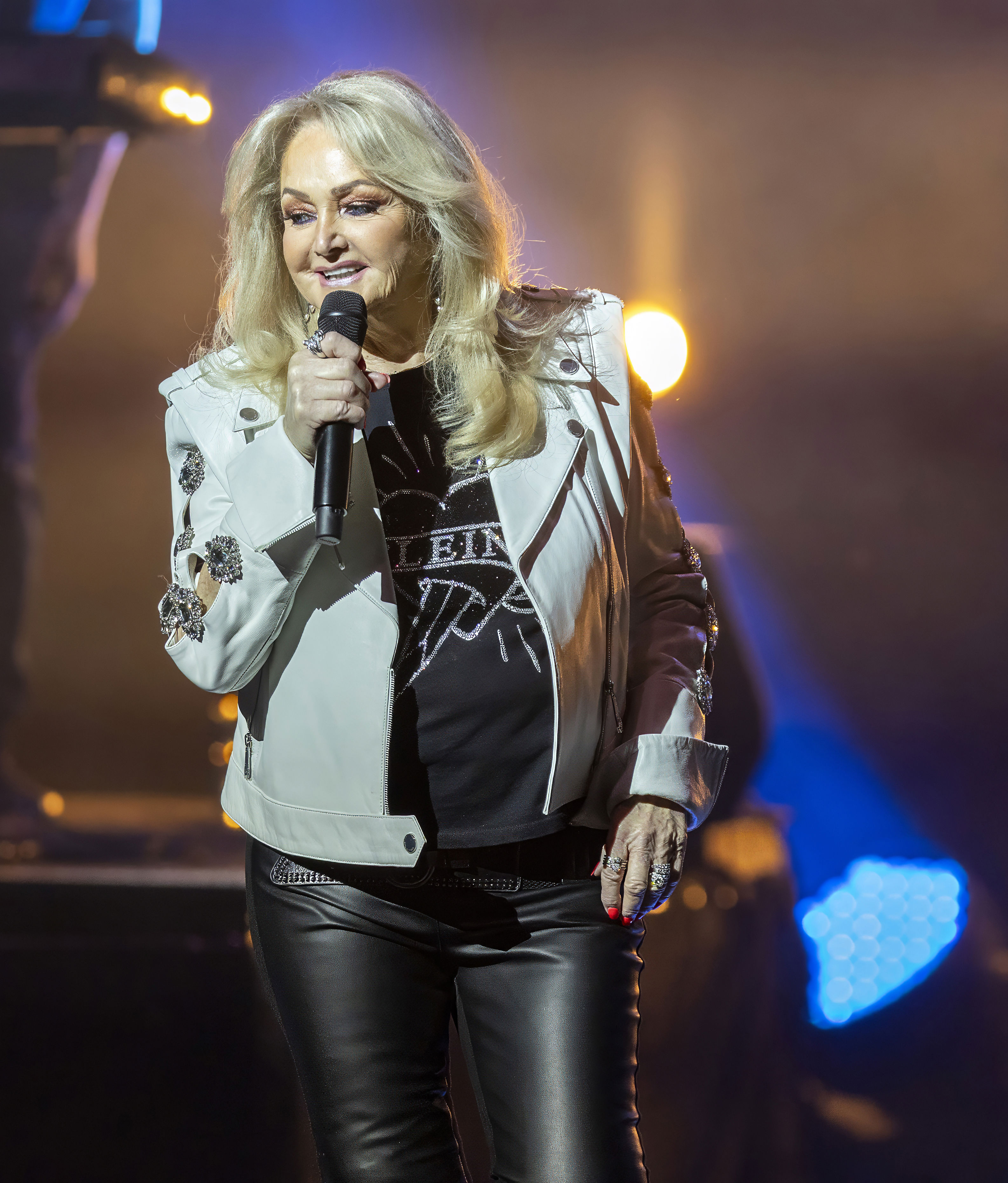 Bonnie Tyler 74 Reportedly In Induced Coma After Being Rushed To Hospital