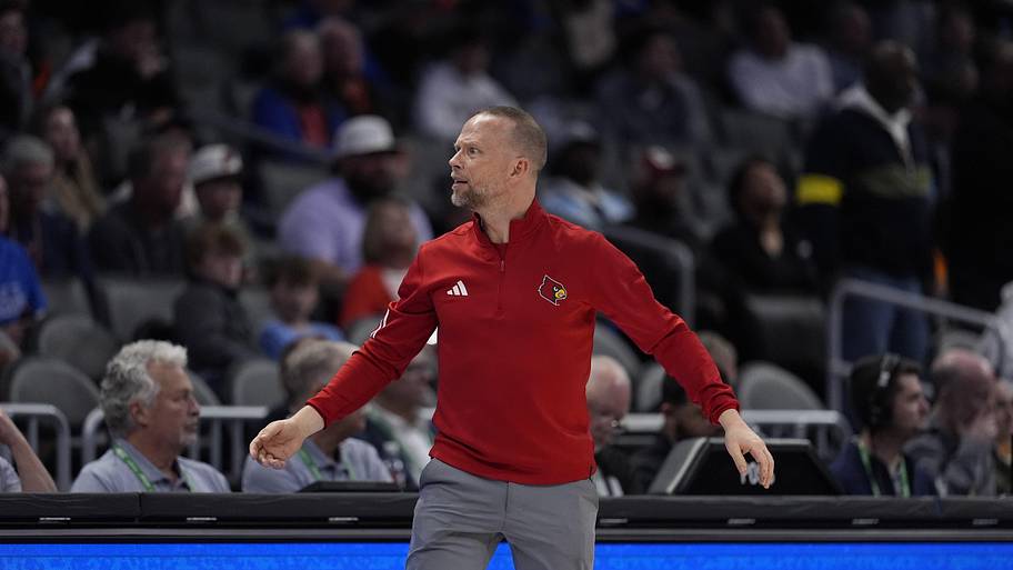 2027 5-star Louisville target sounds like he's slipping away from Pat ...