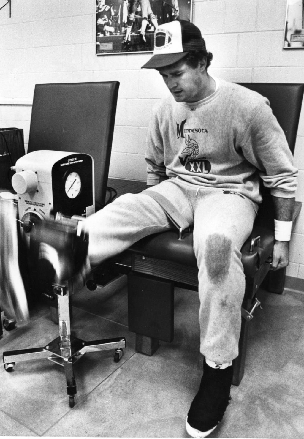 Joe Senser, former Vikings tight end, dead at 69