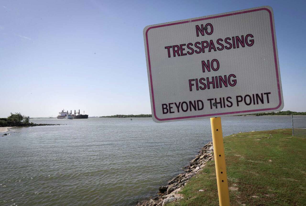 EPA orders companies to start cleanup of toxic waste pit in San Jacinto ...