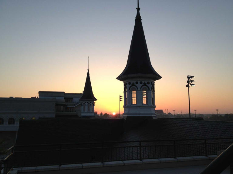 Twilight Thursday at Churchill Downs kicks off with Food Network