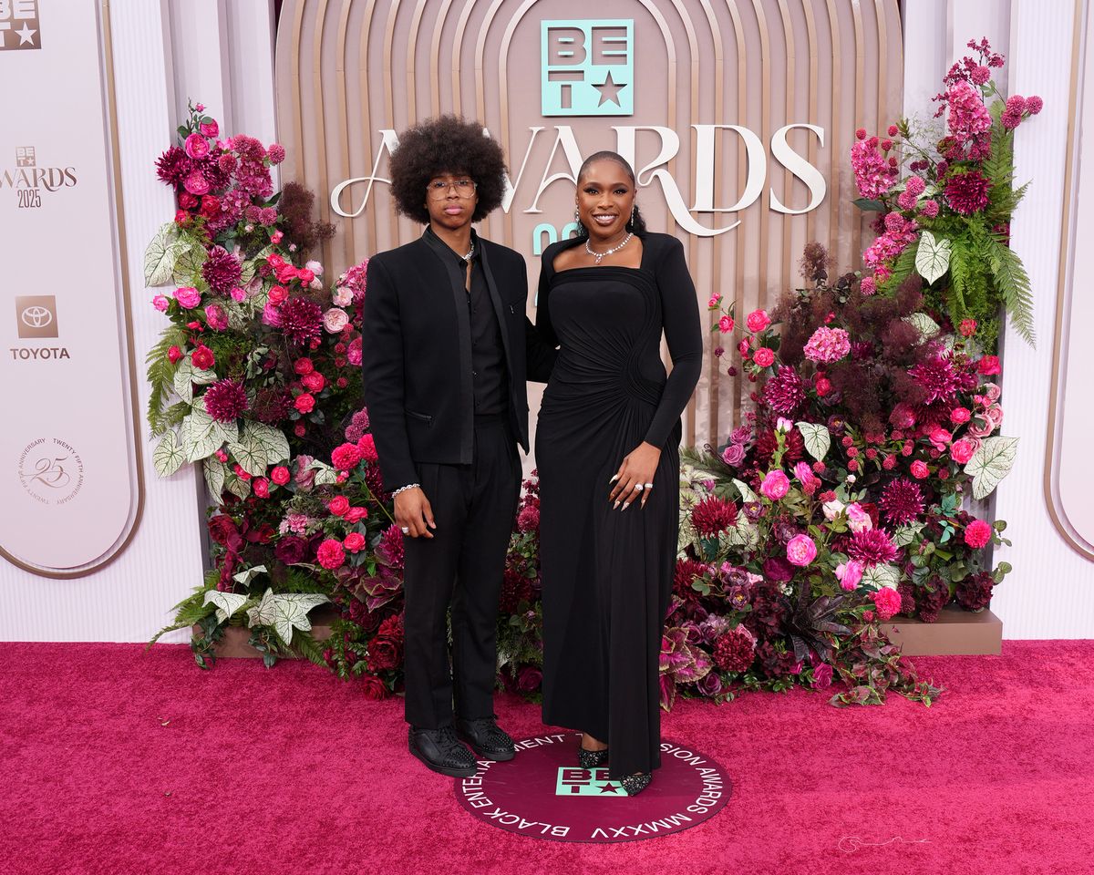 Jennifer Hudson bursts into tears as her 16-year-old son David ...