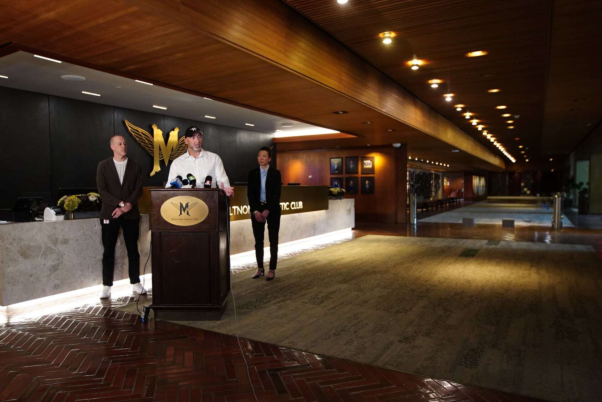 Multnomah Athletic Club will pay employees during closure