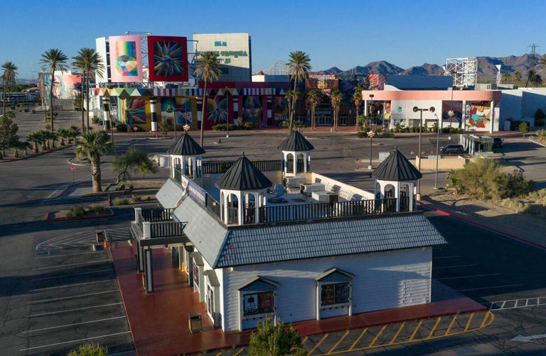 Lotto store, last resorts in Primm set to close in July — photos