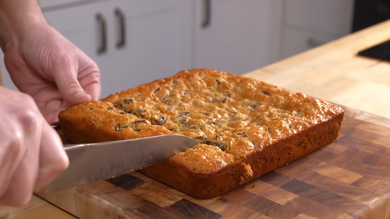 Stop buying snacks, make these classic honey date bars instead