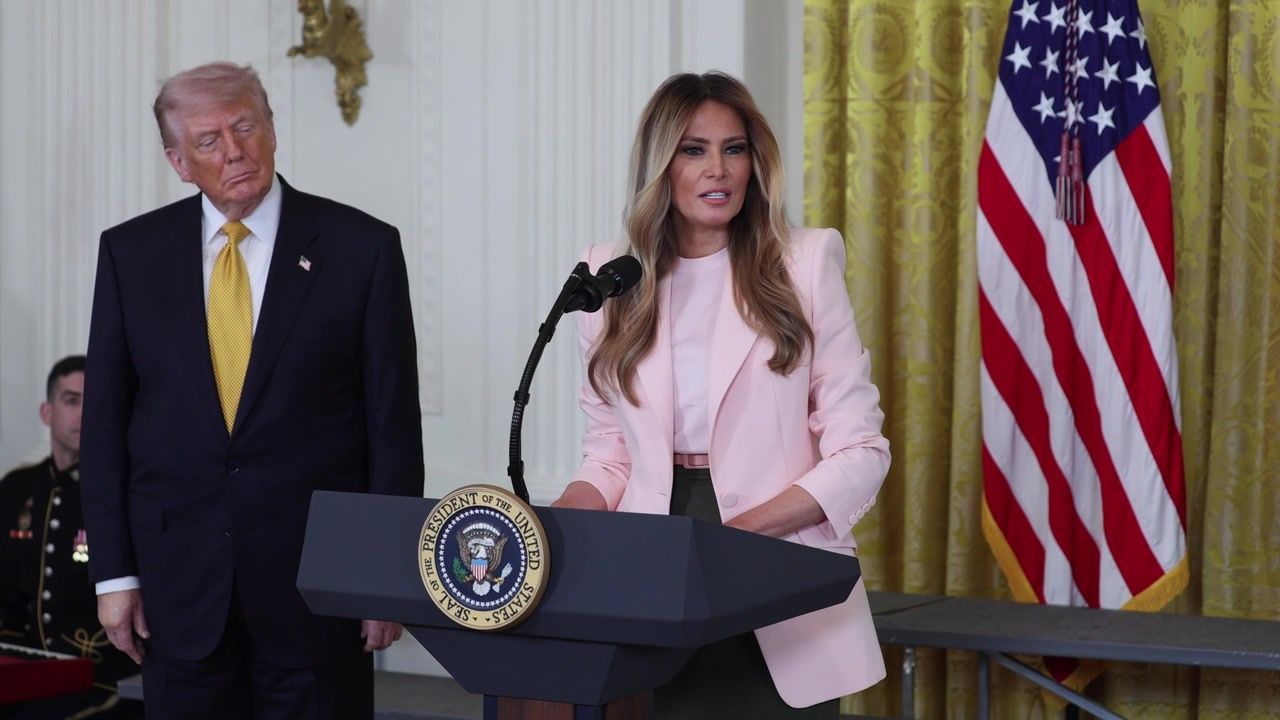 Trump slammed for 'creepy' comment to military mom's face at White ...