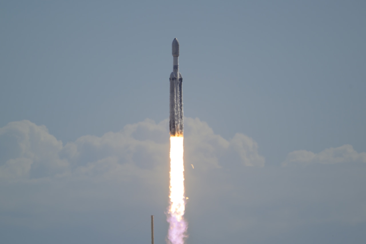SpaceX tees up massive spending ahead of IPO