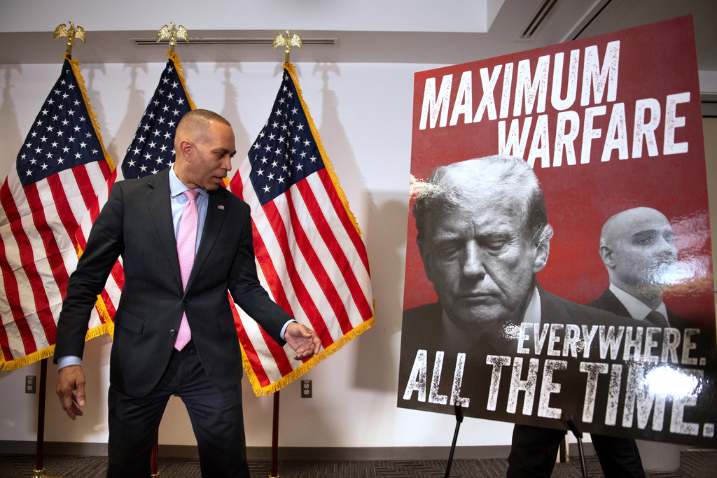 Trump calls for 'incitement' charges against top Democrat Hakeem Jeffries