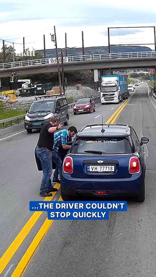 Mini Cooper brake-check ends with rear-end collision