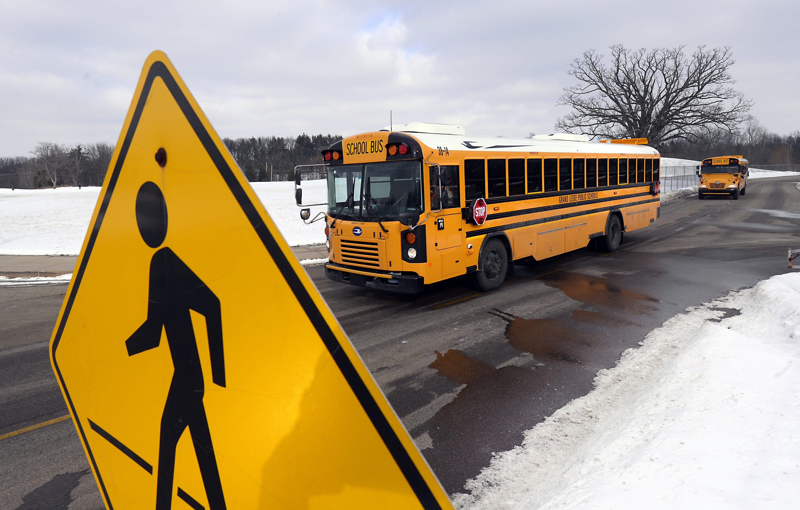 Grand Ledge schools cancels elementary classes after teacher's death
